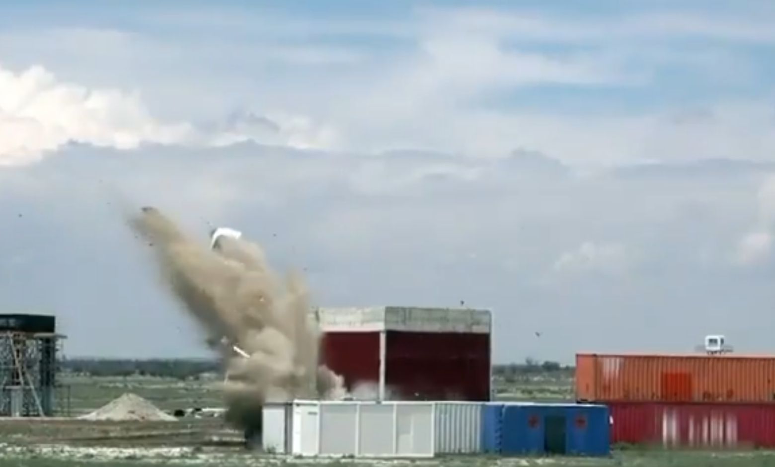 Yerli turbojet motorlu SOM füzesi hedefi tam isabetle vurdu ...