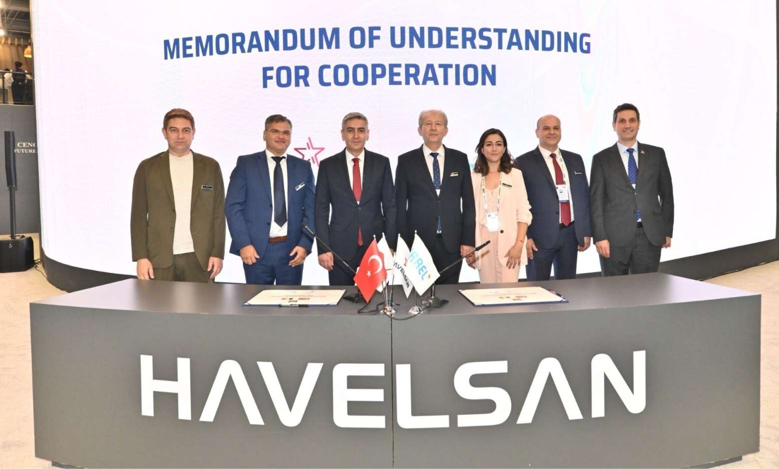 Karel IDEF'te 2 devle el sıkıştı | SavunmaSanayiST