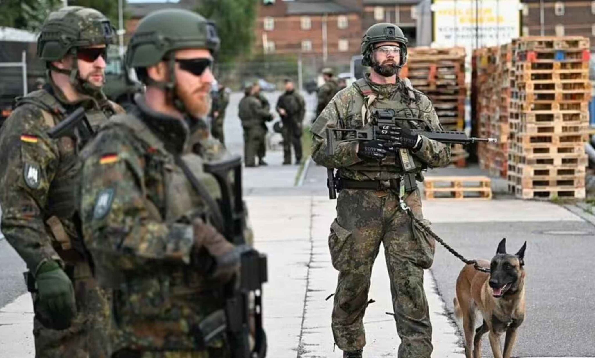 Alman polisi tatbikatta kendi askerine ateş açtı | SavunmaSanayiST